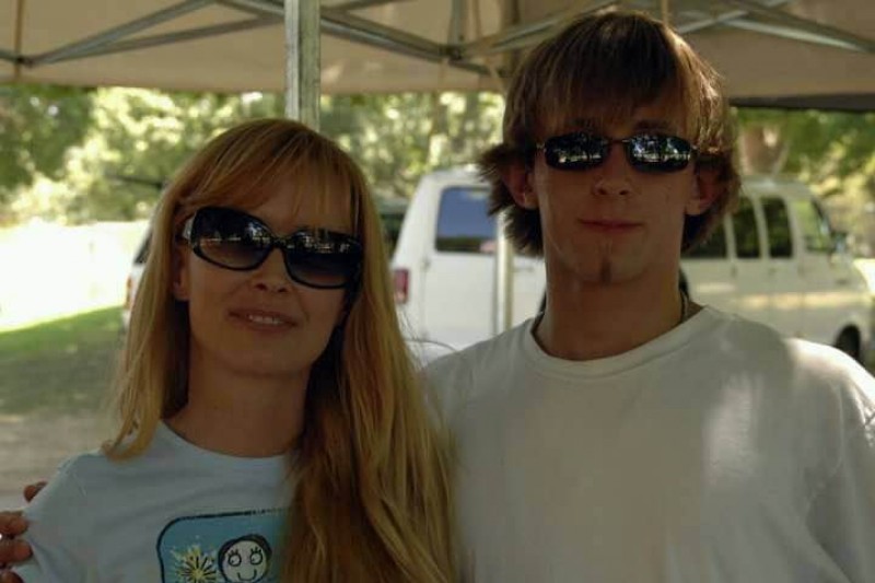 Fundraiser for Janell Moore by Dave Perry : Help Janell with funeral ...