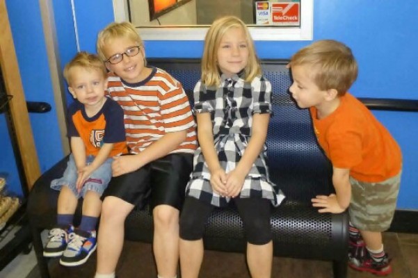 Fundraiser by Sarrah Ross and Alexis Axtell-Failor : Help Anne's family